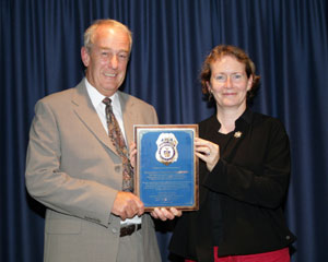 Fish “gumshoe” receives USA accolade for part in shark sting – Total ...