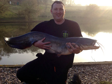 Catfish On The Feed At Shatterford – Total Fishing