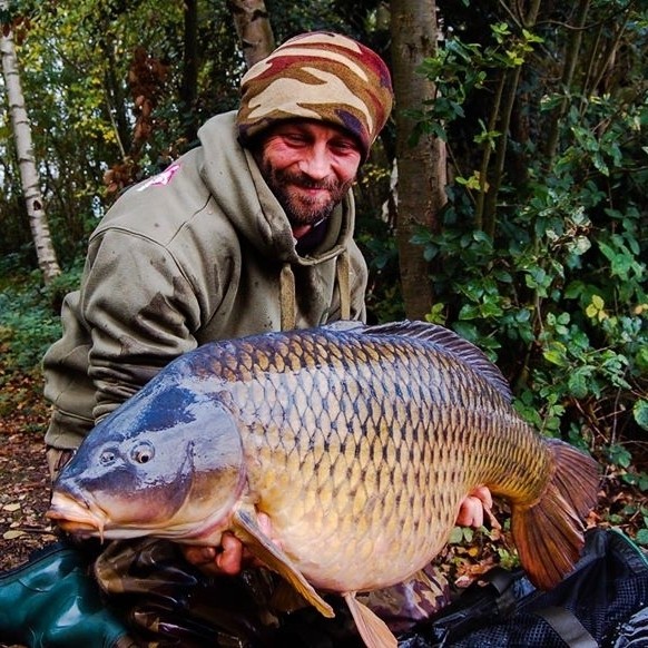 Leney bags 46lb common carp from Island Lake – Total Fishing